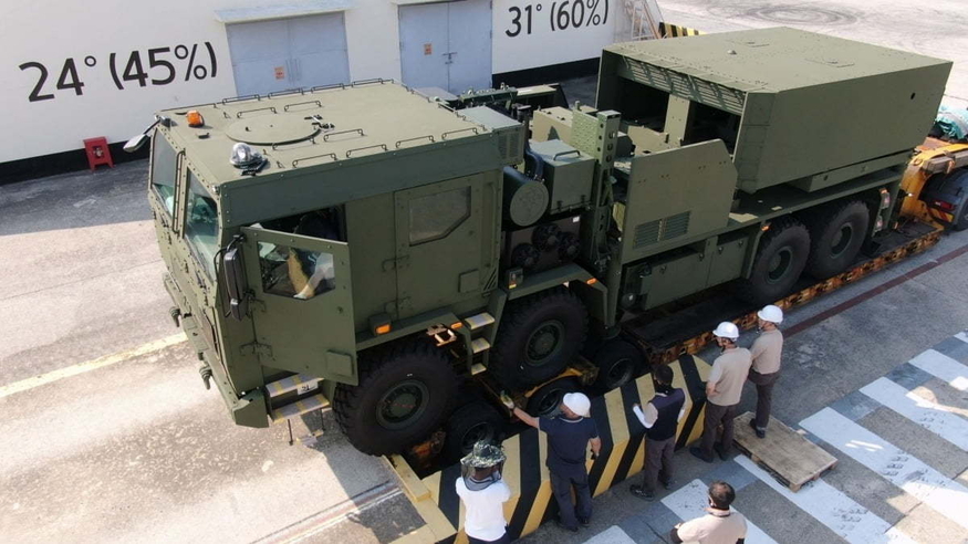 폴란드로 간 한국형 다연장 로켓 'K239 천무' 8월 시연